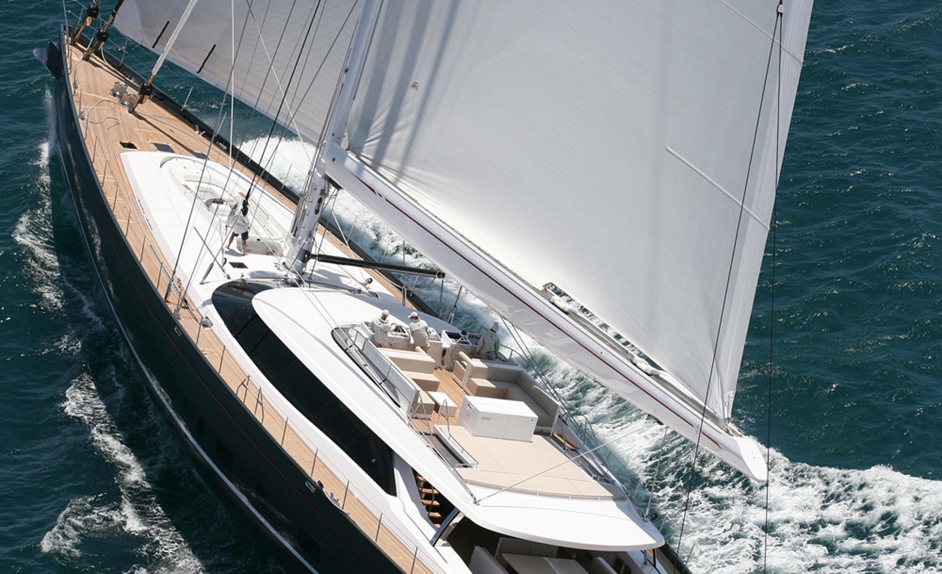 RED DRAGON Yacht Charter Details, Alloy Yachts | CHARTERWORLD Luxury ...